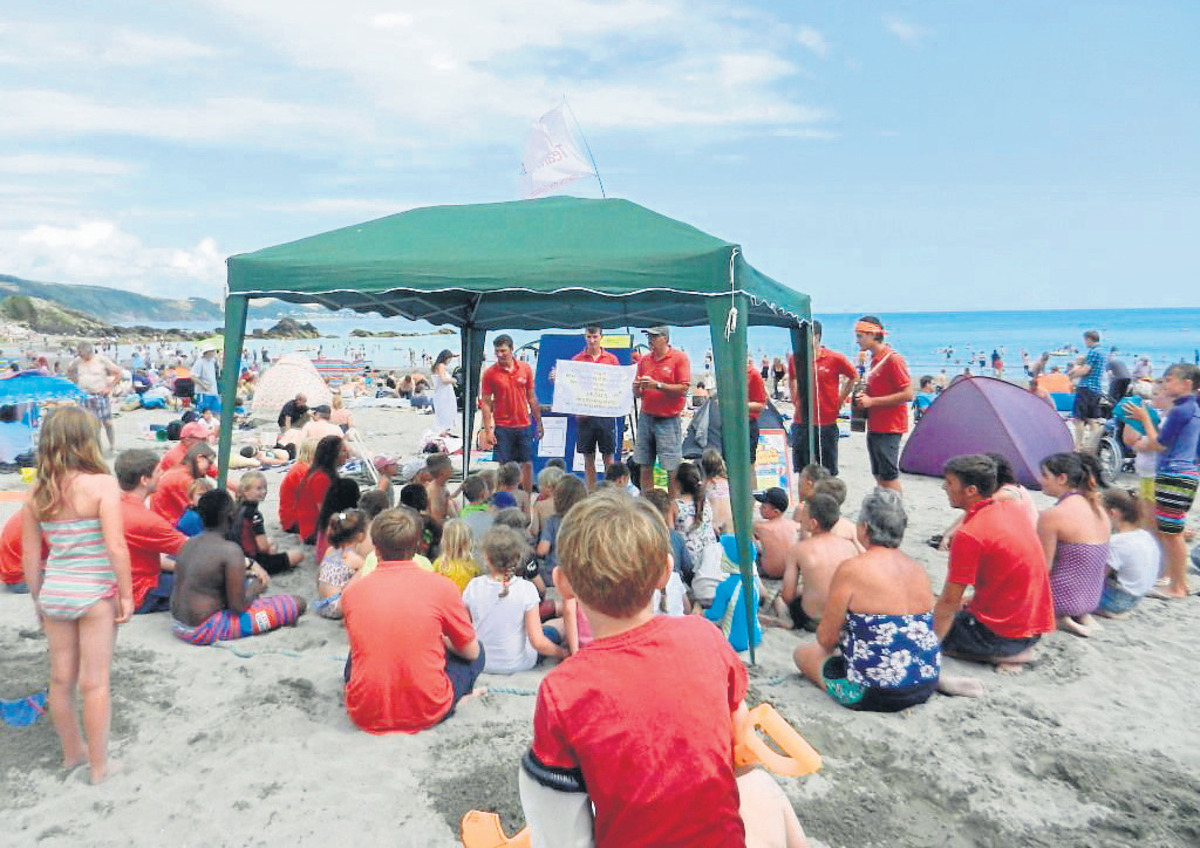 On the beach for Jesus | Evangelicals Now